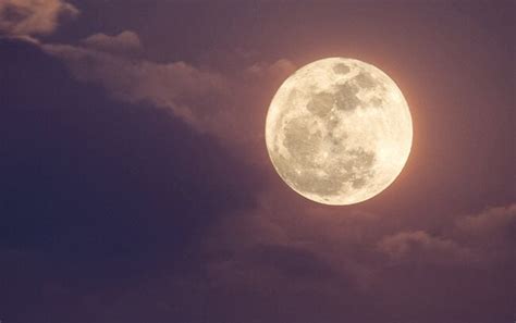 Supermoon What It Is When It Happens And How To See It