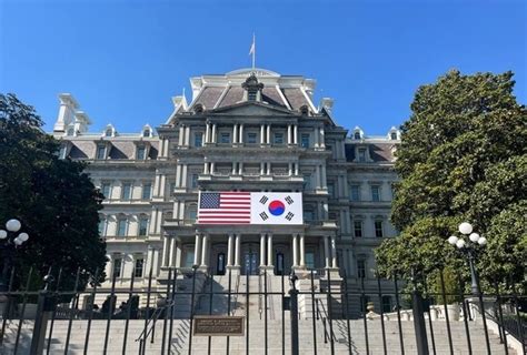 국빈尹대통령 맞이… 워싱턴 곳곳 태극기·성조기 나란히
