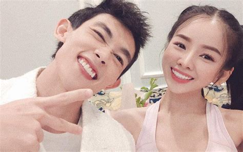 Cặp đôi nổi tiếng Vbiz xác nhận chia tay sau năm hẹn hò Saostar vn