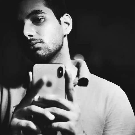 ‎حمزہ‎ Humzahidrees • Threads Say More