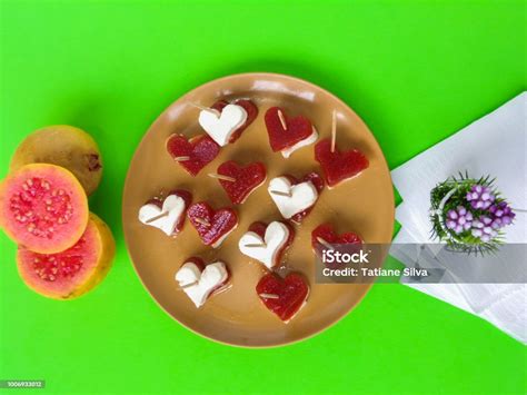 로미오와 줄리엣은 치즈와 구아바 만든 전통적인 브라질 디저트 이다 이 조합은 파이 아이스크림 롤 잼 Mousses 피자 과자