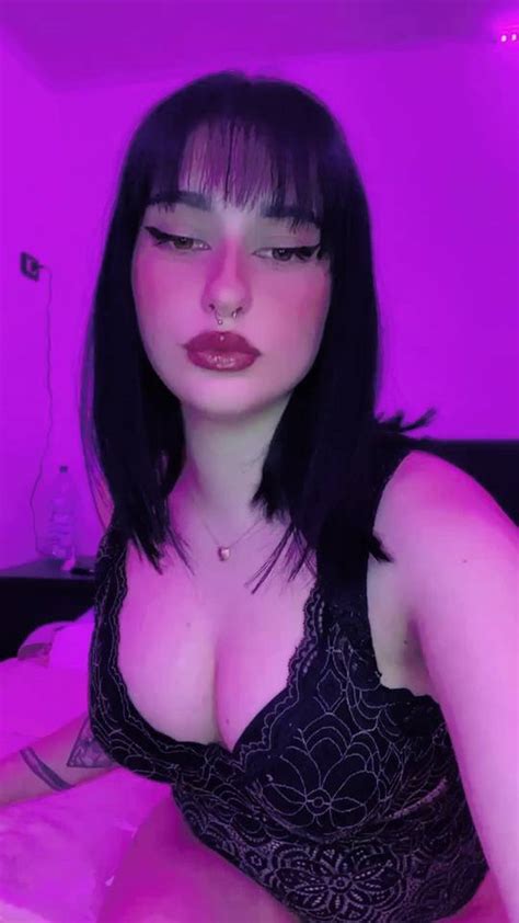 I Want The Cum Of A Man Who Has Never Been With A Petite Girl💦 Scrolller