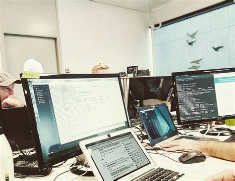 Building And Starting Docker Images Using Script To Set Up A Microservice Architecture Oh And