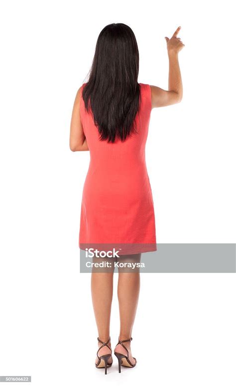 웃는 여자 전체 길이 인물 사진 흰색 배경 유리창에 격리됨에 가득 찬에 대한 스톡 사진 및 기타 이미지 가득 찬 비즈니스 캐주얼 사람들 Istock