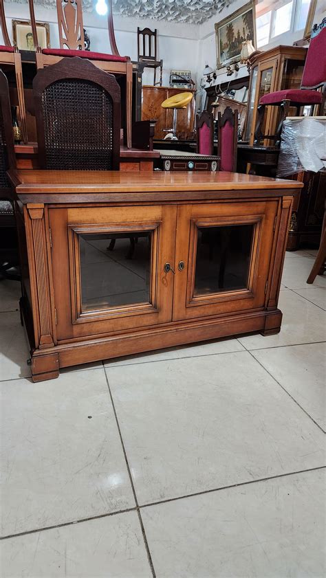 ევროპული ავეჯი 💥ალუბლის ხის დესაუ ფასი 1200 ლარი Facebook