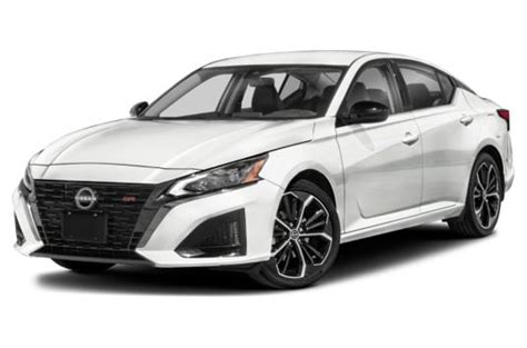 2025 Nissan Altima Pictures