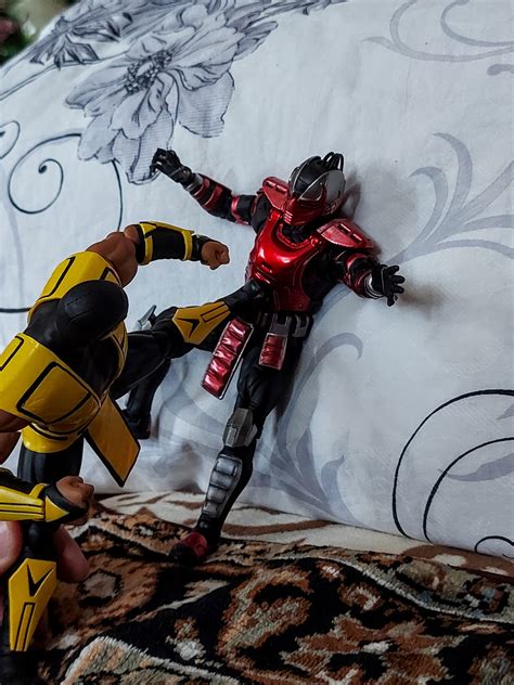 무료 이미지 투석기 폭풍 수집품 화이트 장난감 휴양 미술 카민 대퇴골 가상의 인물 모험 시각 예술 기계 목재 의상 디자인 소설