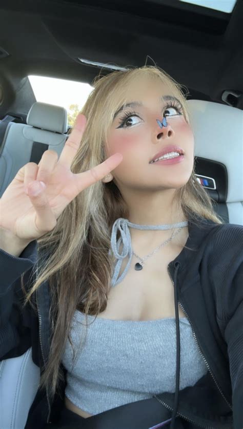 Cleavage R Neekolul