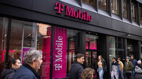 T Mobile Sued After Employee Stole Nude Images From Phone