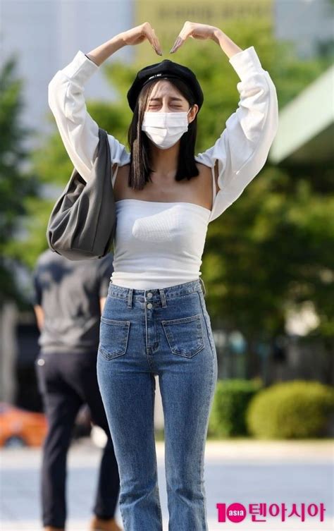 Pin By Yew Jun Fei On Kpop Girls Kpop Girls Kpop Outfits