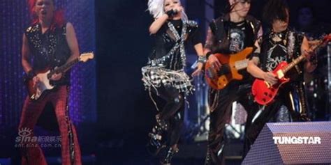 图文：张惠妹狂野摇滚风 翻唱梅艳芳《坏女孩》 手机新浪网