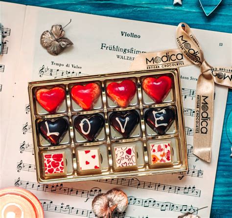 Идеи за подарък за Приятелка Шоколадови Бонбони Love