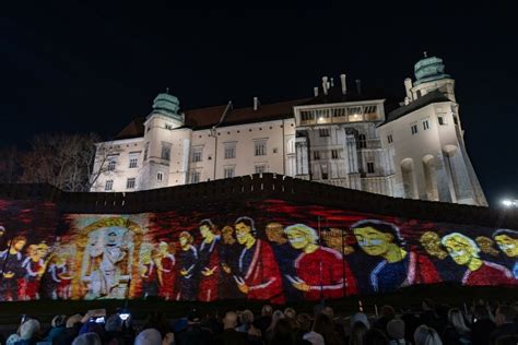 Korona I Państwo 1000 Lat Królestwa Monumentalne Iluminacje Na