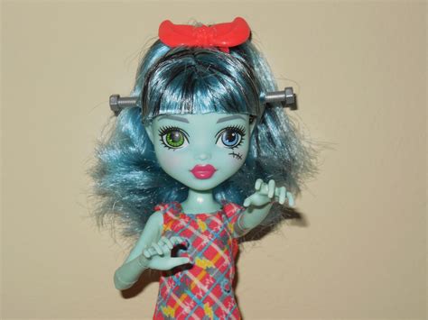 Veni Vidi Dolli Review Monster High Alivia Stein
