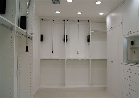 Walk In Closet Hanging Rods At Edwin Saunders Blog