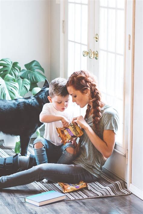 Pin By Ratka Cg On Family Mothering Mommy Son Pictures Baby