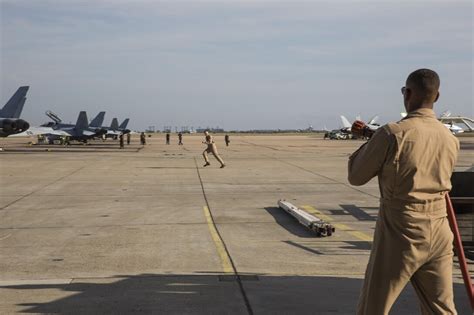 Mcas Miramar Commanding Officer Celebrates Last Flight