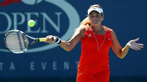 Aleksandra Wozniak Named Tennis Canadas Female Player Of The Year