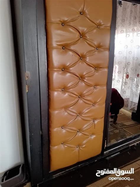 غرفه نوم شباب مكونه من خزانه سحاب ثلاث درفات وثلاث تخوت مفرد وكومدين