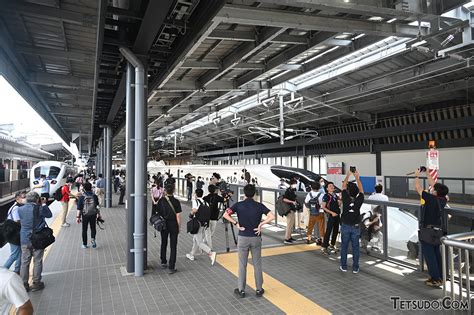なぜ「対面乗換方式」ではない？ 北陸新幹線敦賀駅、振り回された歴史の背後に「あの車両」が 鉄道コム