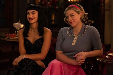 Riverdale Archie And Veronica More Sexual In Season