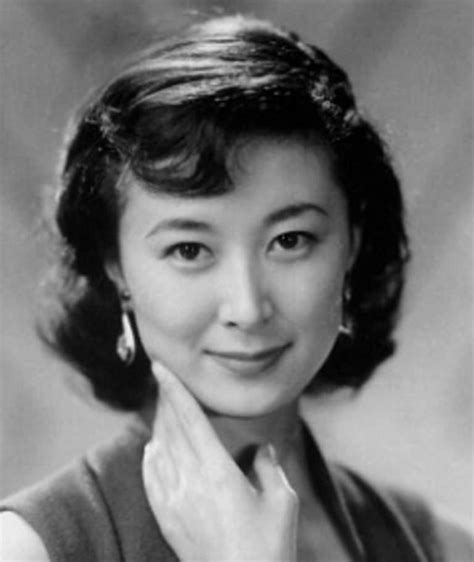 Keiko Kishi - Biography, Height & Life Story | Super Stars Bio