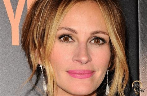 Julia Roberts Aged Embracing Her Well Deserved Vacation Celeb News Flash
