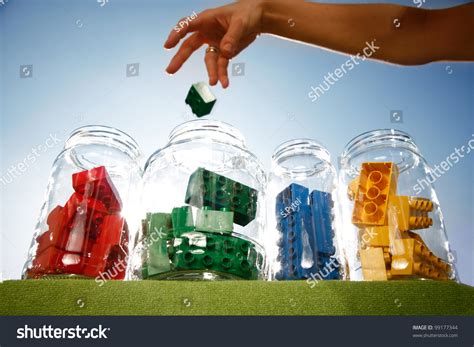 Human Hand Sorting Color Blocks Foto Stock 99177344 Shutterstock