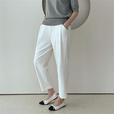 퀸잇 르메 핀턱 배기 여유핏 뒷밴딩 슬랙스