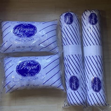 จัดส่งฟรีชุดหมอน4ชิ้นราคาถูก หมอนหนุน2 หมอนข้าง2 ใยสังเคราห์100 นุ่มเด้งนอนสบายพร้อมส่งในไทย