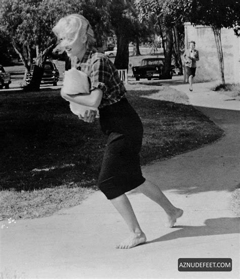 Susan Oliver Feet Aznudefeet