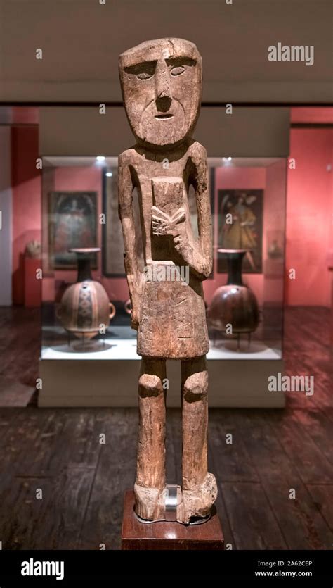 Chincha Idol Symbolising A Ceremonial Toast From The Imperial Epoch
