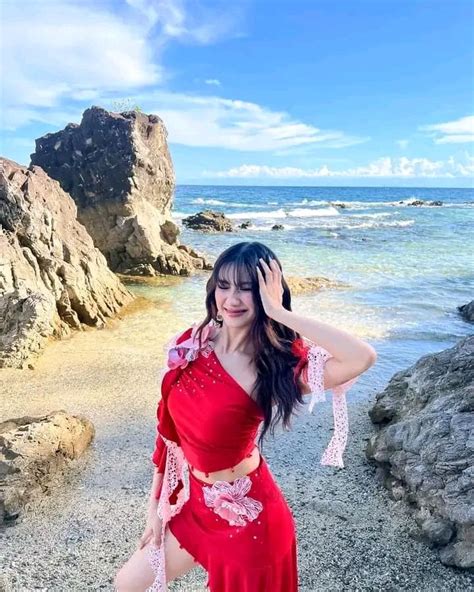 Bini Sheena In Pretty Brunette Pretty Selfies Korean Couple Photoshoot