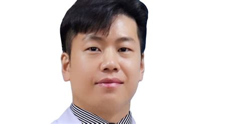 의료칼럼 장마철 관절통증과 낙상사고