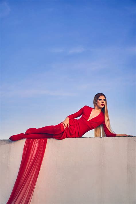 Naia Black Takes Flight Preen Ph