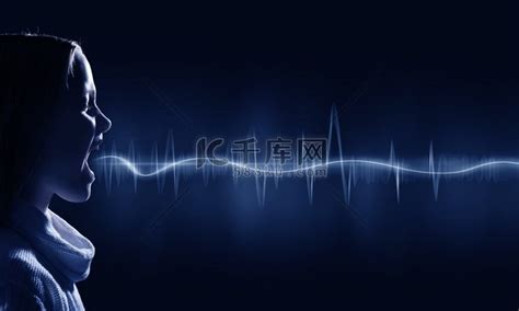 女孩发出声音。高清摄影大图 千库网