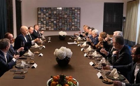 Албанците в РСМ нямат против вписването на българите в Конституци