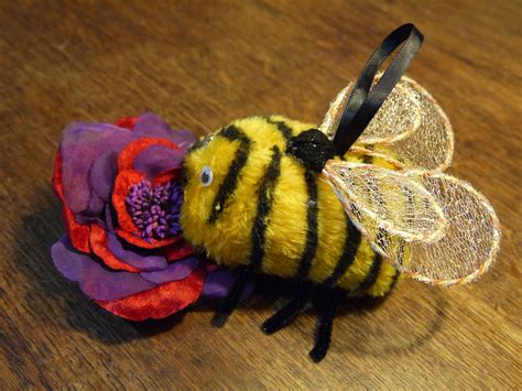 Adorable Bee Craft Make A Bee Shape With Craft Fur And Wire Wings