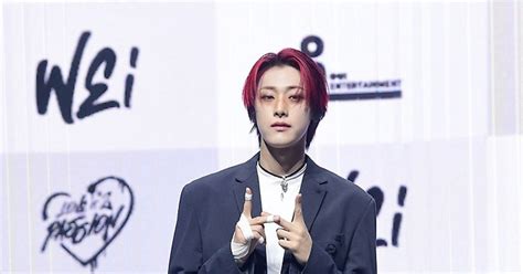 T포토 유용하 강렬한 빨간 머리