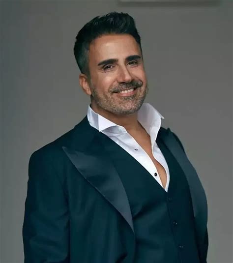 Dünya Turnesine Çıkmaya Hazırlanan Şarkıcı Emrahın Özel İstekleri