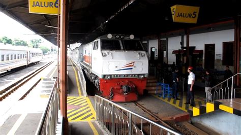 Datang dan Berangkat KA 5 Argo Wilis di Stasiun Tugu Yogyakarta - YouTube