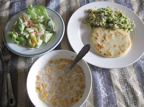 무료 이미지 Typist Food 식품 햄버거 치즈 공식 만찬 점심 아침 식사 고기 조리 쿡 쌀 치킨 바나나 과일 배고픈 먹다 먹기 요리