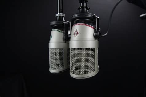 무료 이미지 마이크로폰 사진관 통신 병 조명 Dj 라디오 방송 생성물 미디어 연설 마시는 것