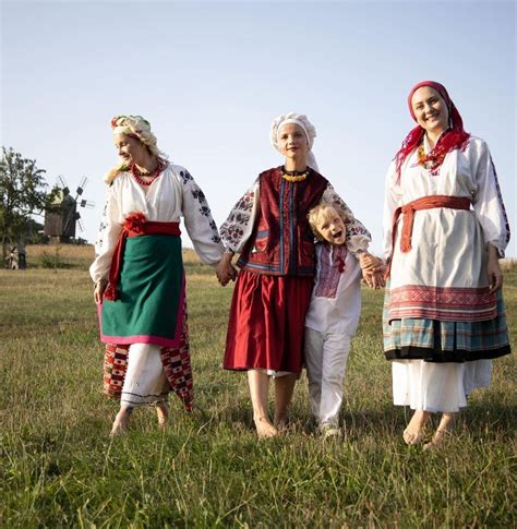 Столичний музей представляє фотопроєкт «Берегині миру де побачити