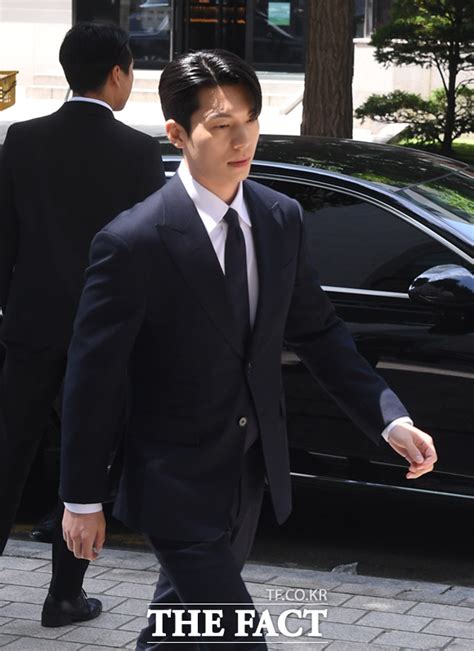 Hl그룹 사돈 백지연 외아들 결혼식 찾은 스타들 [tf사진관] 포토 기사 더팩트