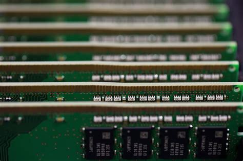 Оперативна пам ять ddr4 проти ddr5 У чому різниця Вістря