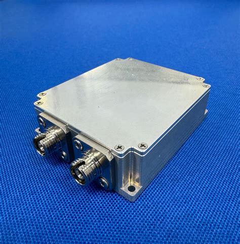 Compact Balanced Photodetector With Single Power Supply Laser And Detector