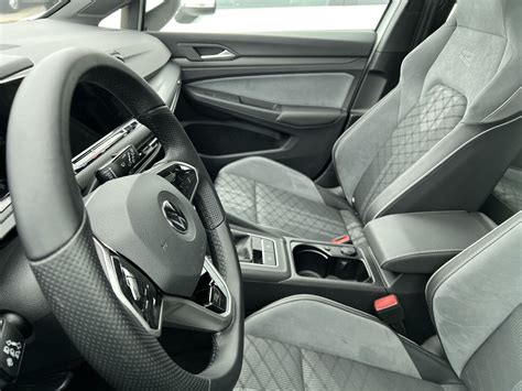 Купити Vw Golf 8 R Line 15tsi 150ps Led з Німеччини