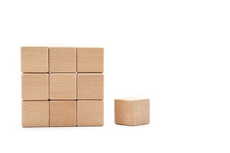 흰색 배경에 고립 된 나무 블록입니다 클리핑 경로가 포함되어 있습니다 비즈니스 개념 템플릿 및 배너를 위한 무료 공간 0명에 대한 스톡 사진 및 기타 이미지 Istock