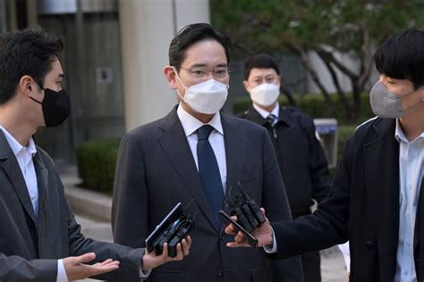 이재용 부회장 10년만에 삼성 회장 취임 전자신문